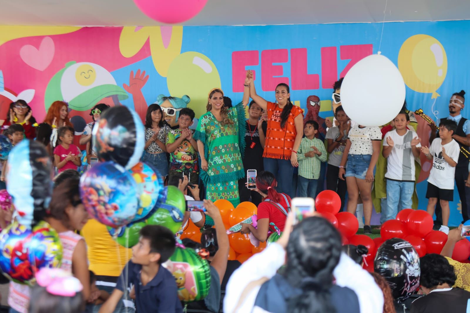Niñas y niños de Acapulco celebran su día en el Parque Papagayo, con ...